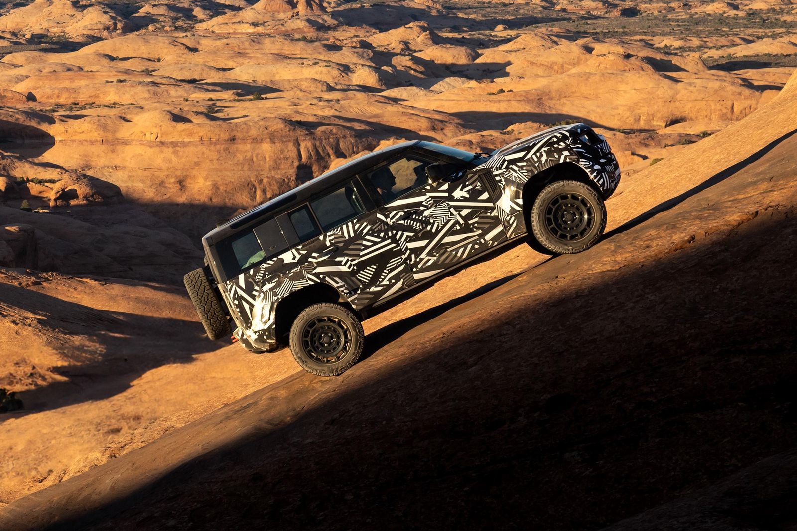 Defender OCTA: High-performance off-roader locked in for Australia ...