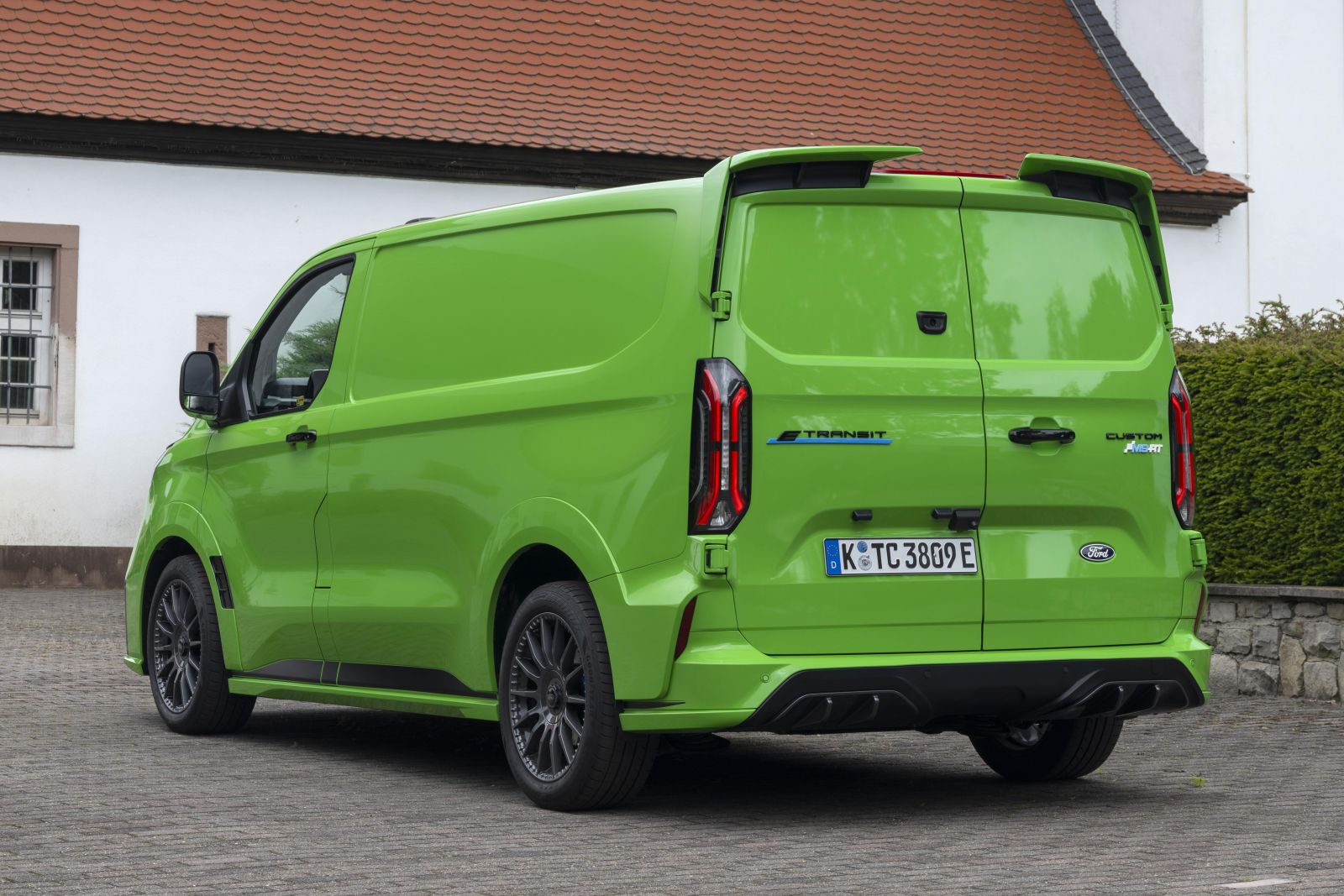 2024 Ford E-Transit Custom MS-RT review | CarExpert
