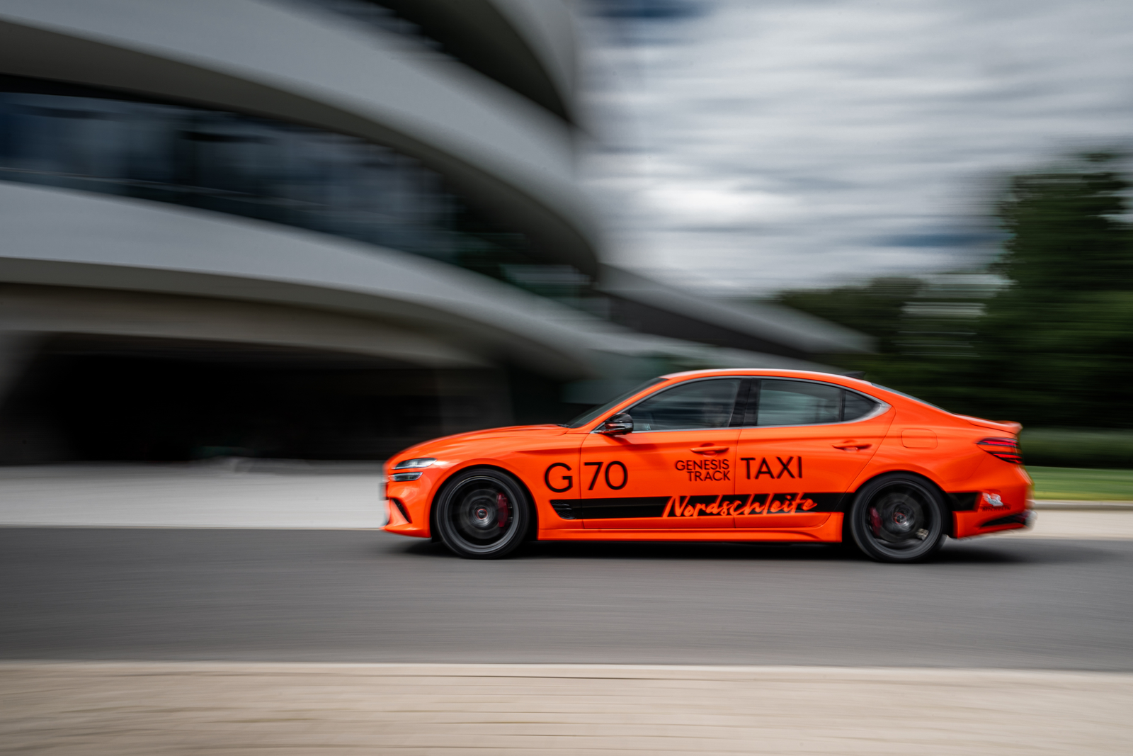 Taxi! Genesis now offers high-speed passenger rides at the Nürburgring ...