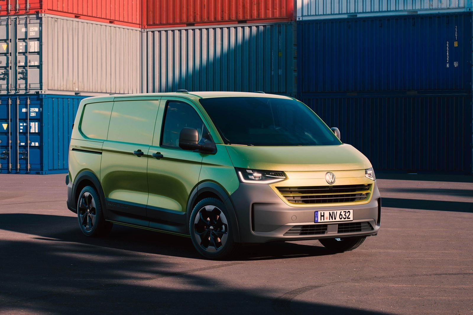 2025 Volkswagen Transporter: Diesel, electric, PHEV Ford Transit Custom ...