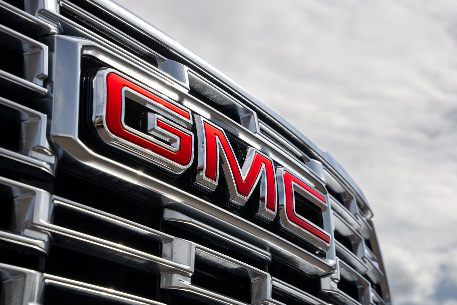 2025 GMC Yukon Denali price and specs: Big sticker for large luxury SUV ...