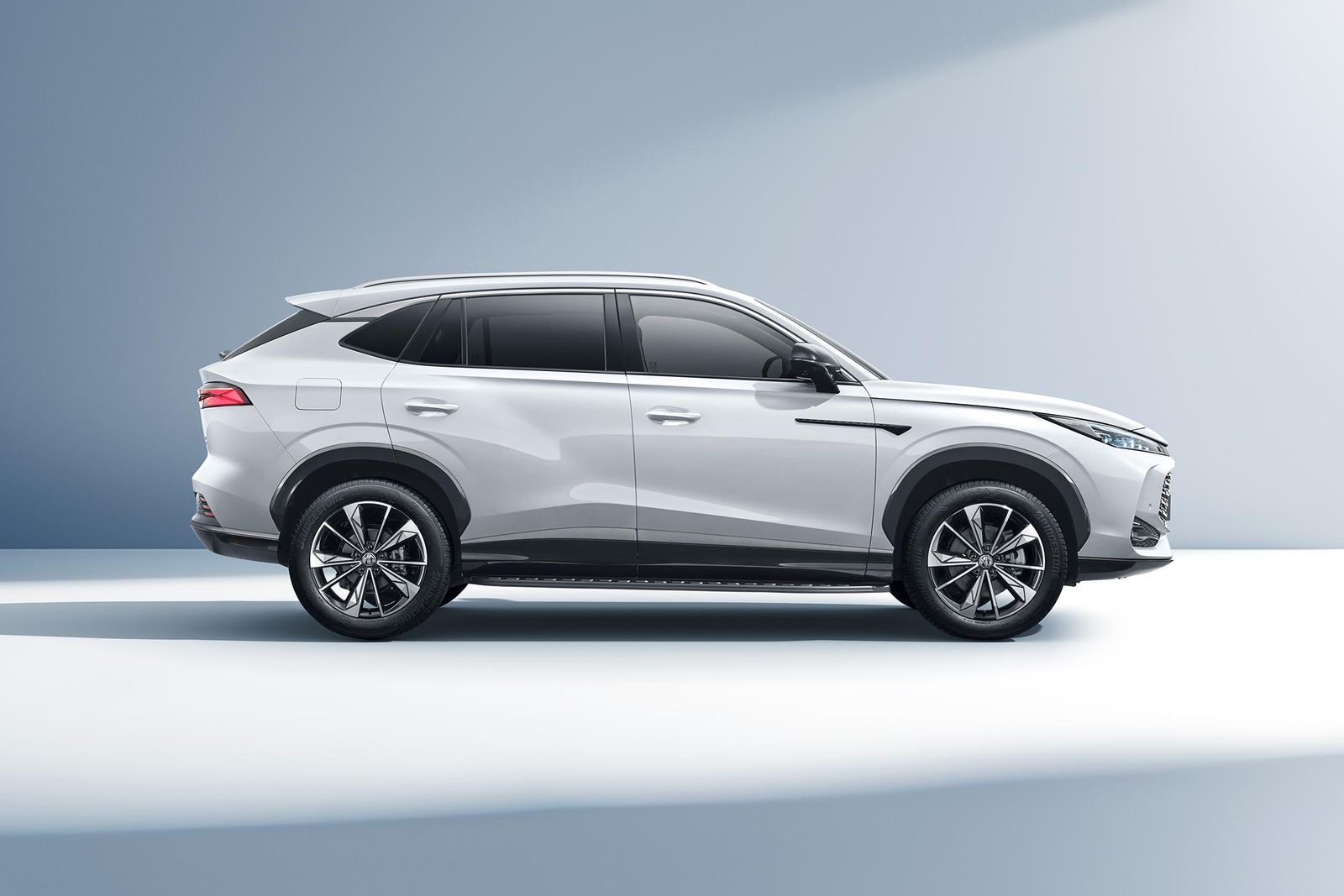 2025 MG HS PHEV set to get a huge bump in electric range | CarExpert