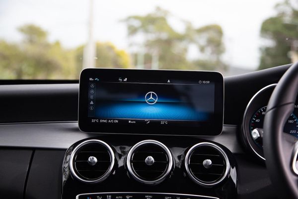 2020 Mercedes-Benz C300e review | CarExpert