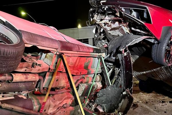Driver of rented Lambo flees scene after running out of talent and ... Driver of rented Lambo flees scene after running out of talent and ...