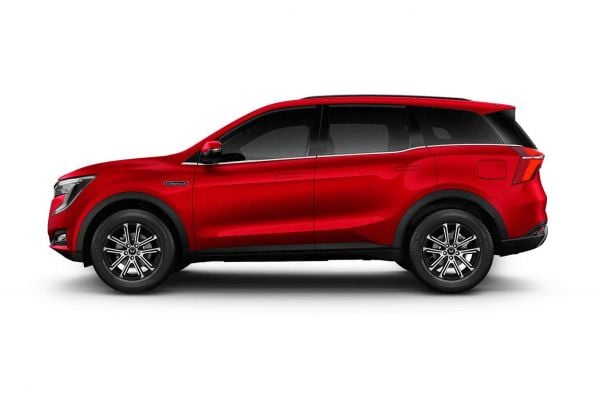 2023 Mahindra XUV700 price and specs | CarExpert