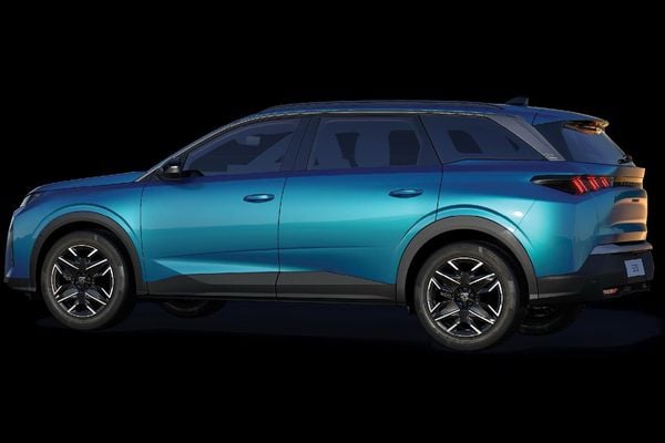 2025 Peugeot 5008 price and specs: French Santa Fe rival gets cheaper ...