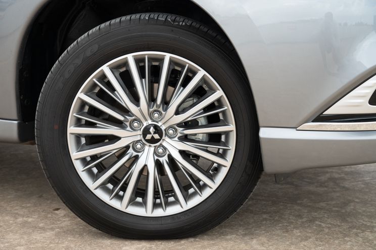 2020 Mitsubishi Outlander PHEV Exceed review | CarExpert