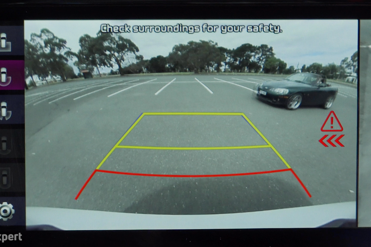 How do parking sensors work? Radar and remote parking technology ...