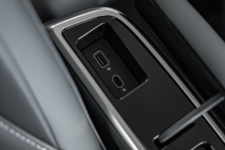 2023 LDV MIFA 9 price and specs | CarExpert