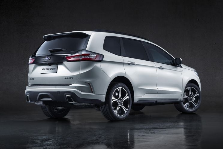 Ford reveals new three-row SUV with familiar name, hybrid power | CarExpert