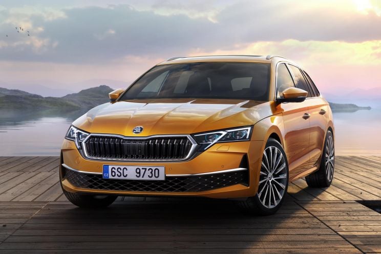 2025 Skoda Octavia facelift unveiled, RS gets a power boost | CarExpert
