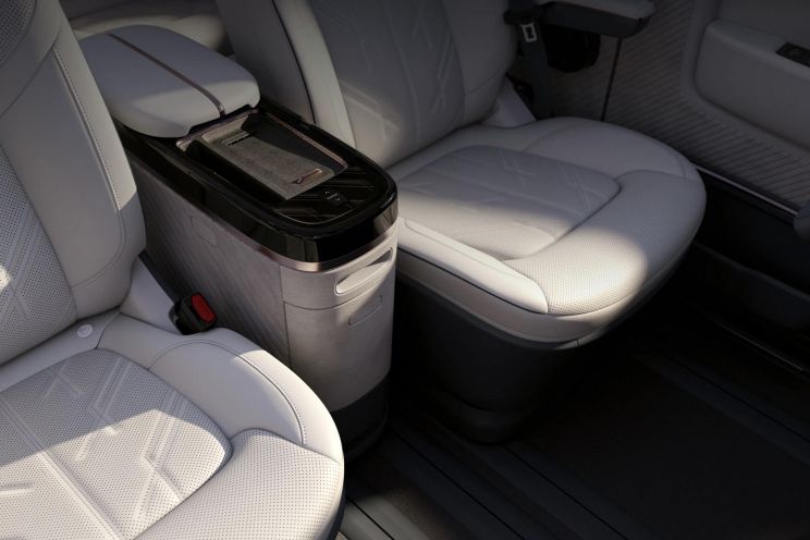 Zeekr Mix detailed as futuristic electric people mover | CarExpert