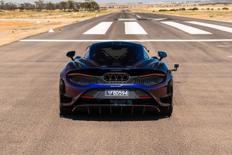 2025 McLaren Senna vs McLaren 765LT drag race | CarExpert