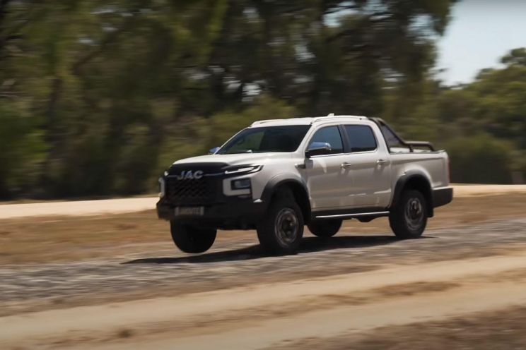 2025 JAC T9 vs Toyota HiLux comparison: Durability test | CarExpert
