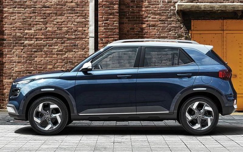 2020 Hyundai Venue ELITE (GREY INTERIOR) four-door wagon Specifications ...