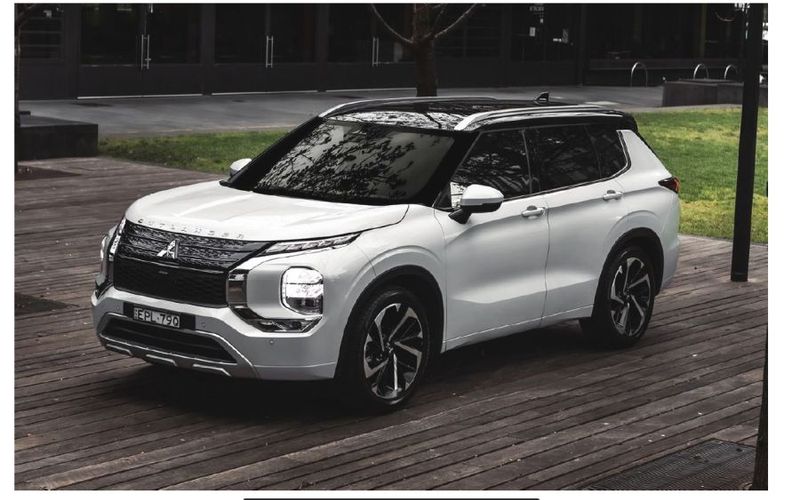 2022 Mitsubishi Outlander EXCEED 7 SEAT (AWD) four-door wagon ...