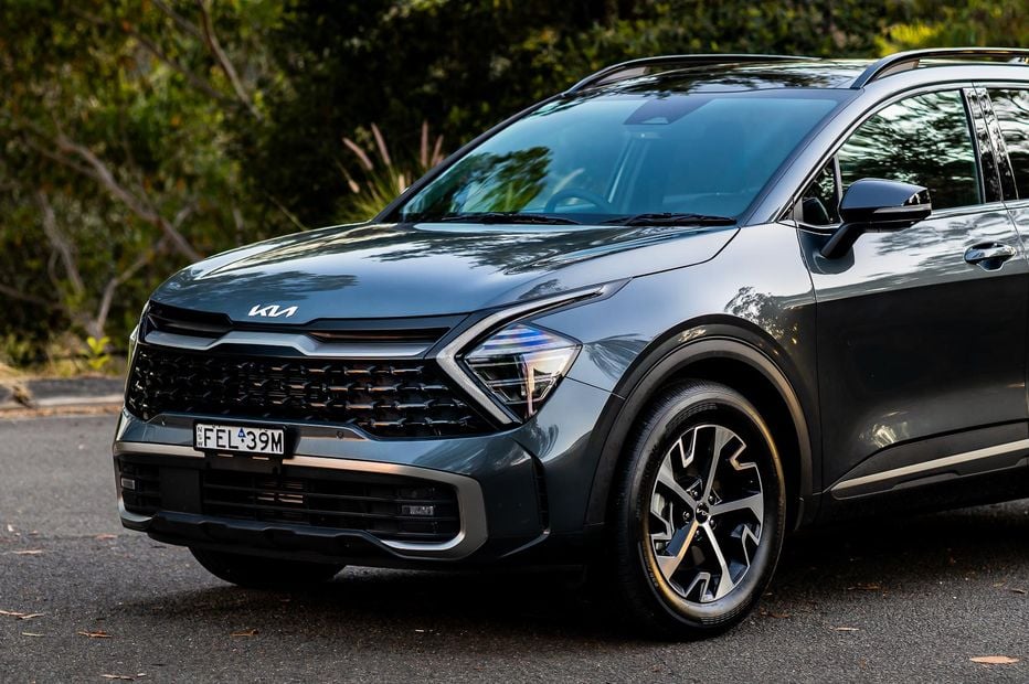 Honda CR-V vs Kia Sportage Comparison | CarExpert