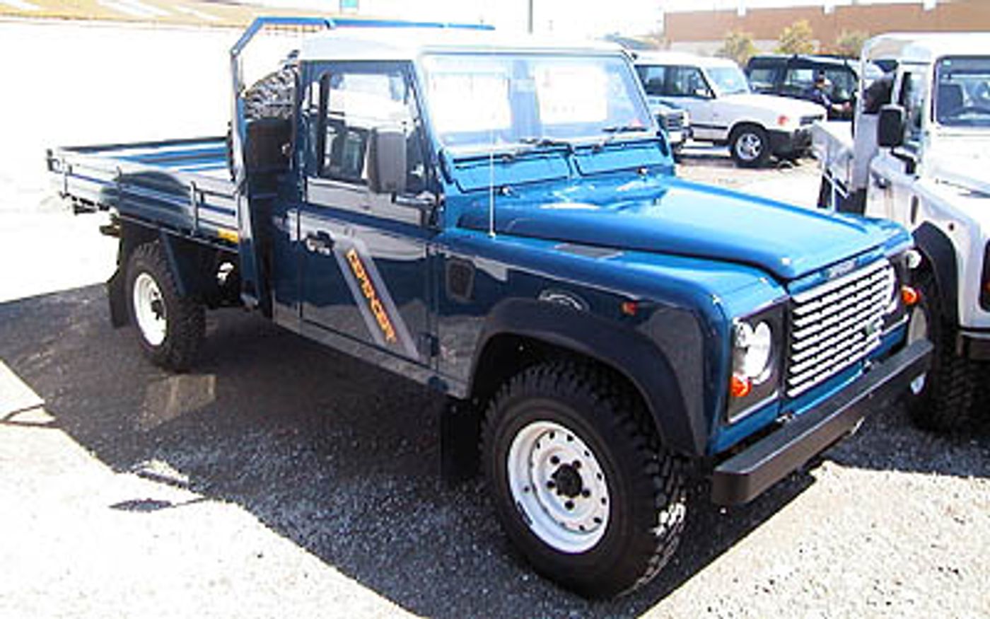 2000 Land Rover Defender Base Price and Specifications | CarExpert