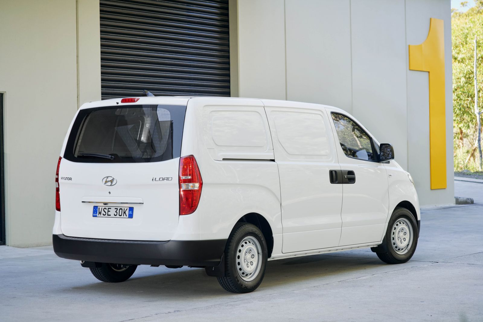 2020 Hyundai iLoad price and specs | CarExpert