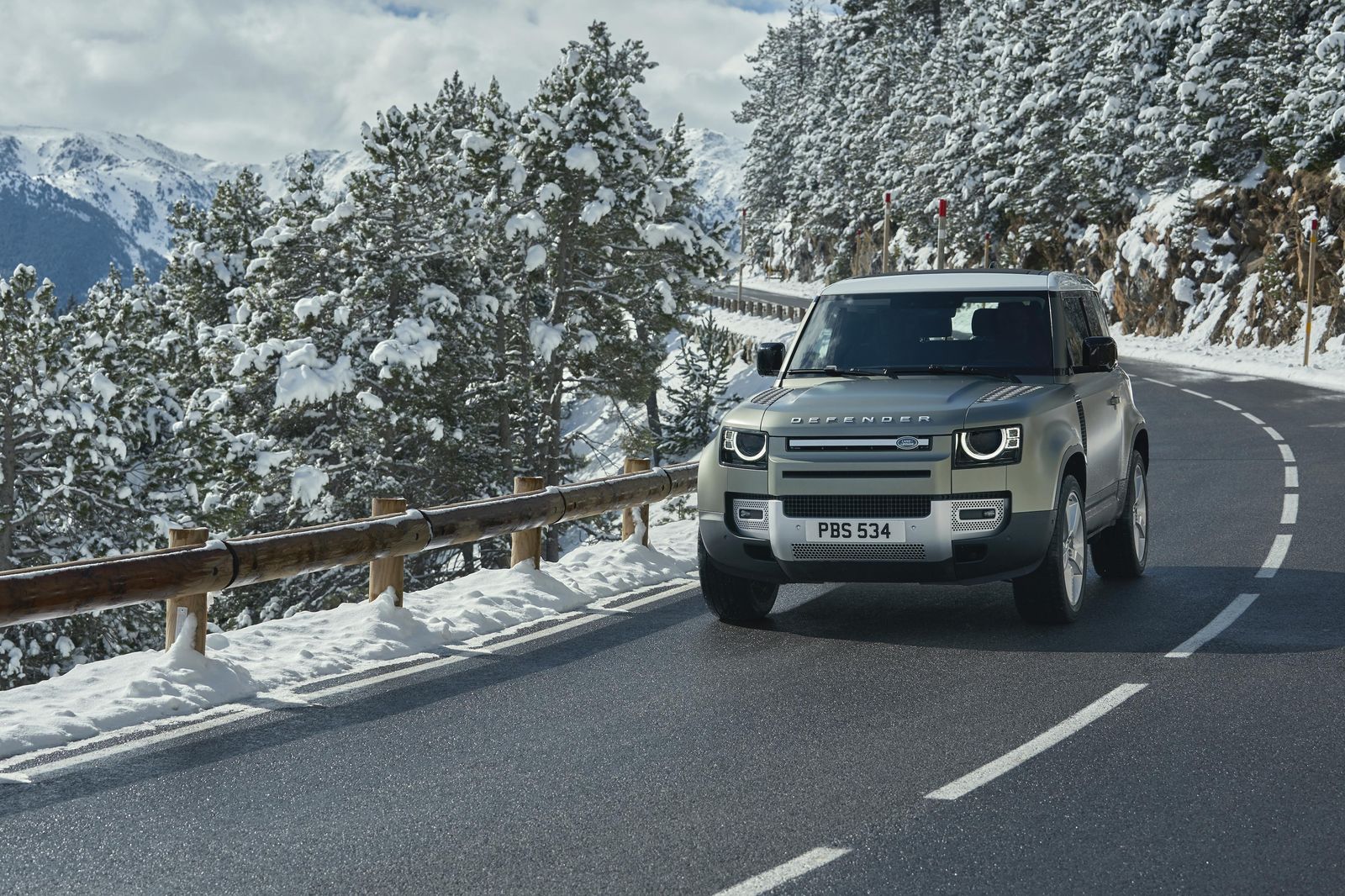 2020 Land Rover Defender 110 pricing and specs | CarExpert