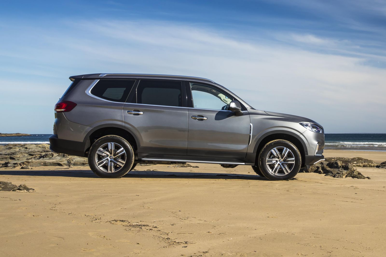 2021 LDV D90 price and specs | CarExpert