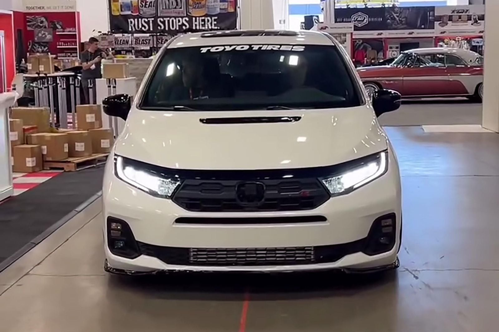 2025 Honda Odyssey Reviews - Models & Range | CarExpert