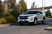 2024 Mitsubishi Outlander PHEV ES review | CarExpert