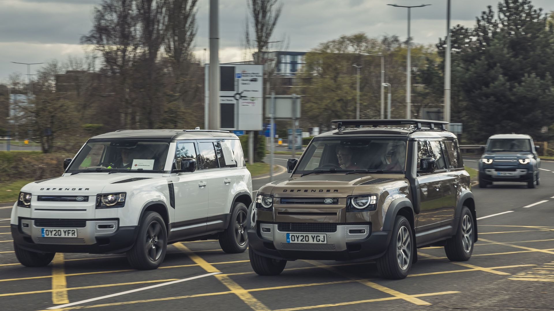 Land Rover lends vehicles to the Red Cross | CarExpert