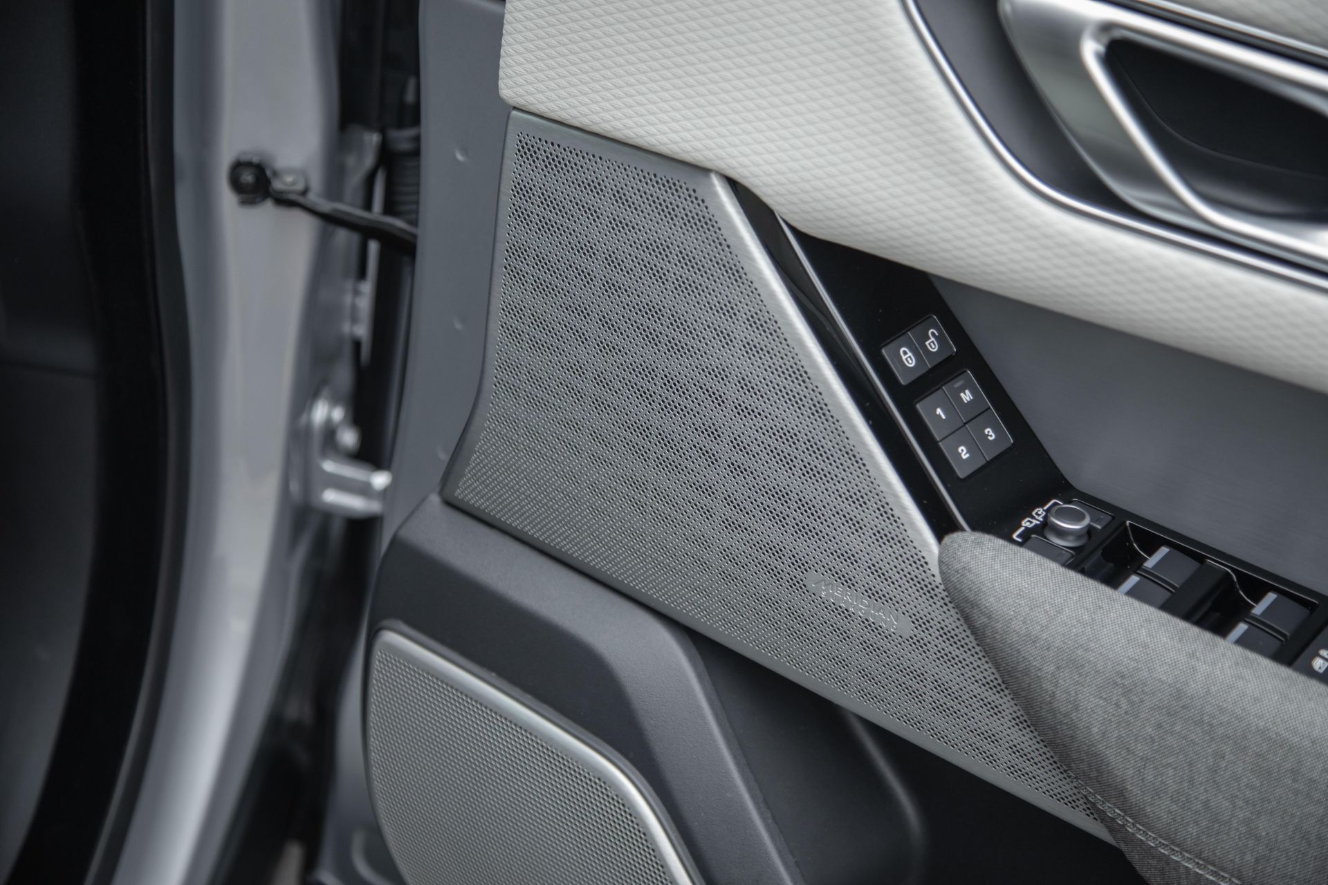 2021 Range Rover Velar P380 R-Dynamic HSE review | CarExpert