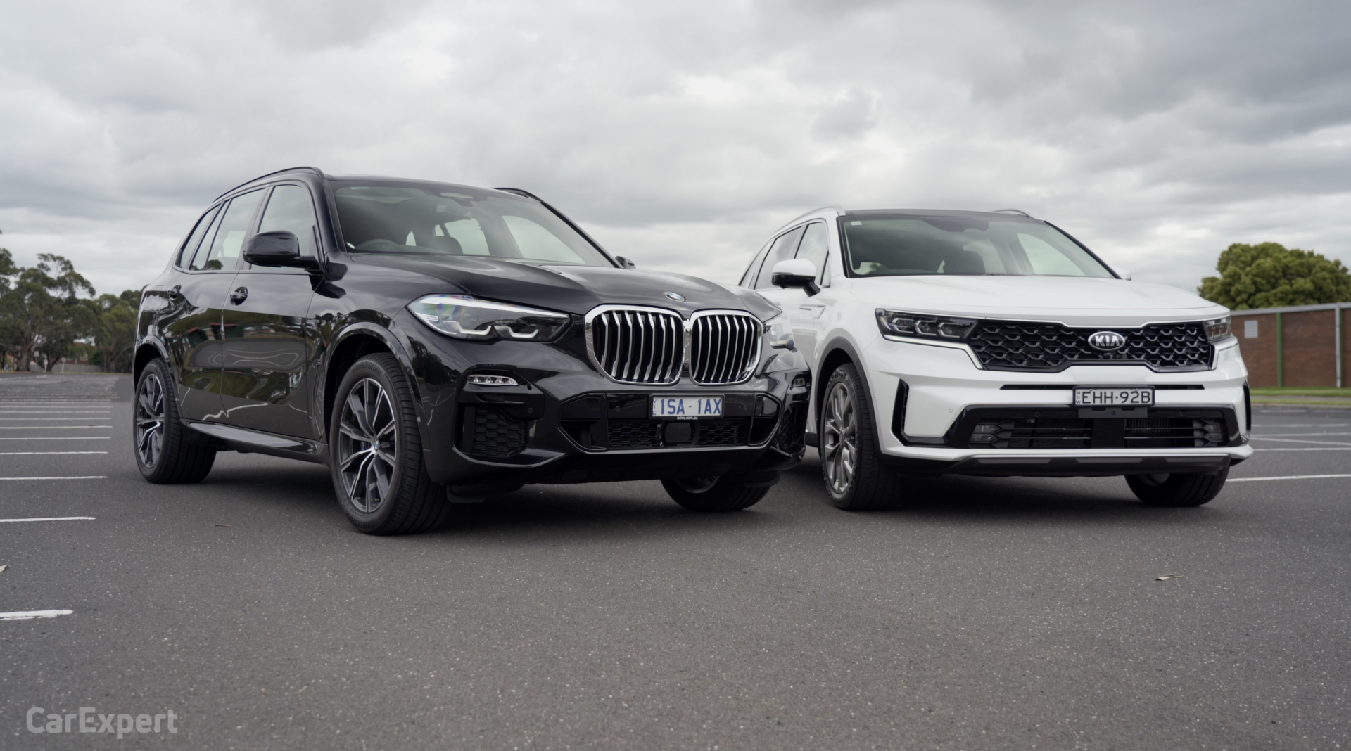 How do parking sensors work? Radar and remote parking technology ...