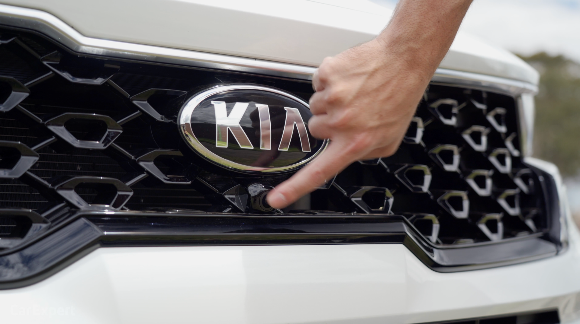 How do parking sensors work? Radar and remote parking technology ...