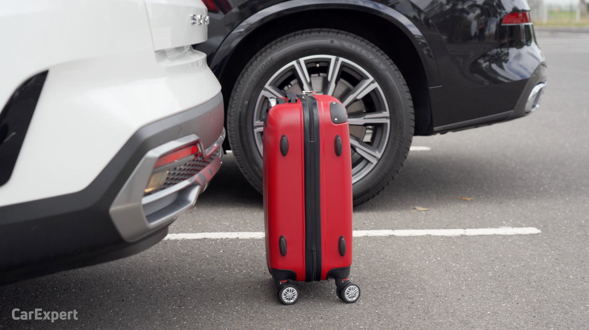 How do parking sensors work? Radar and remote parking technology ...