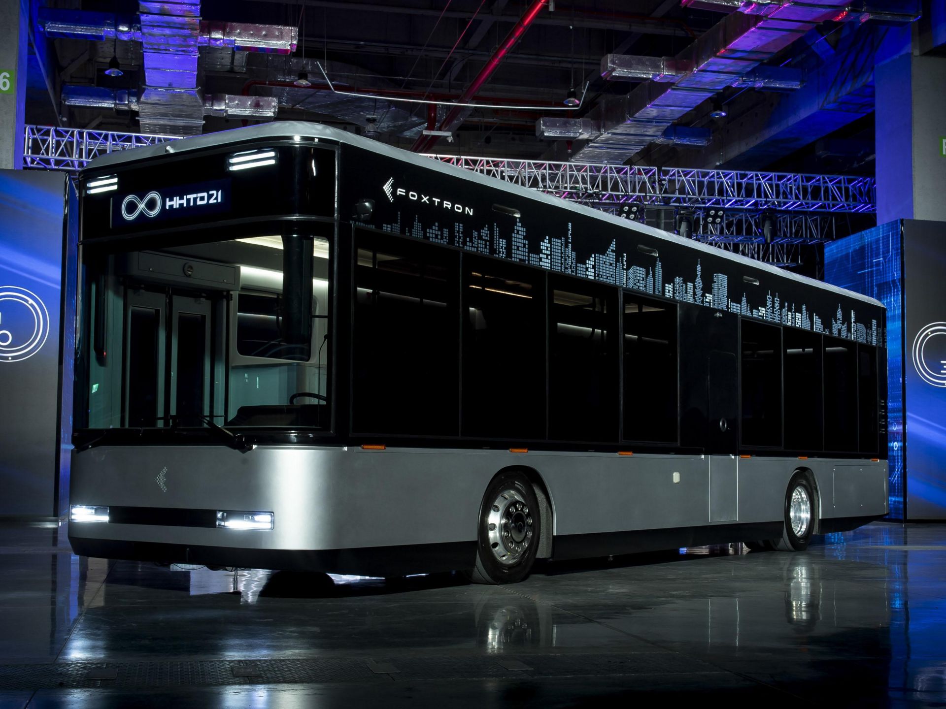 iPhone manufacturer unveils Foxtron Model C, Model E and Model T EVs ...