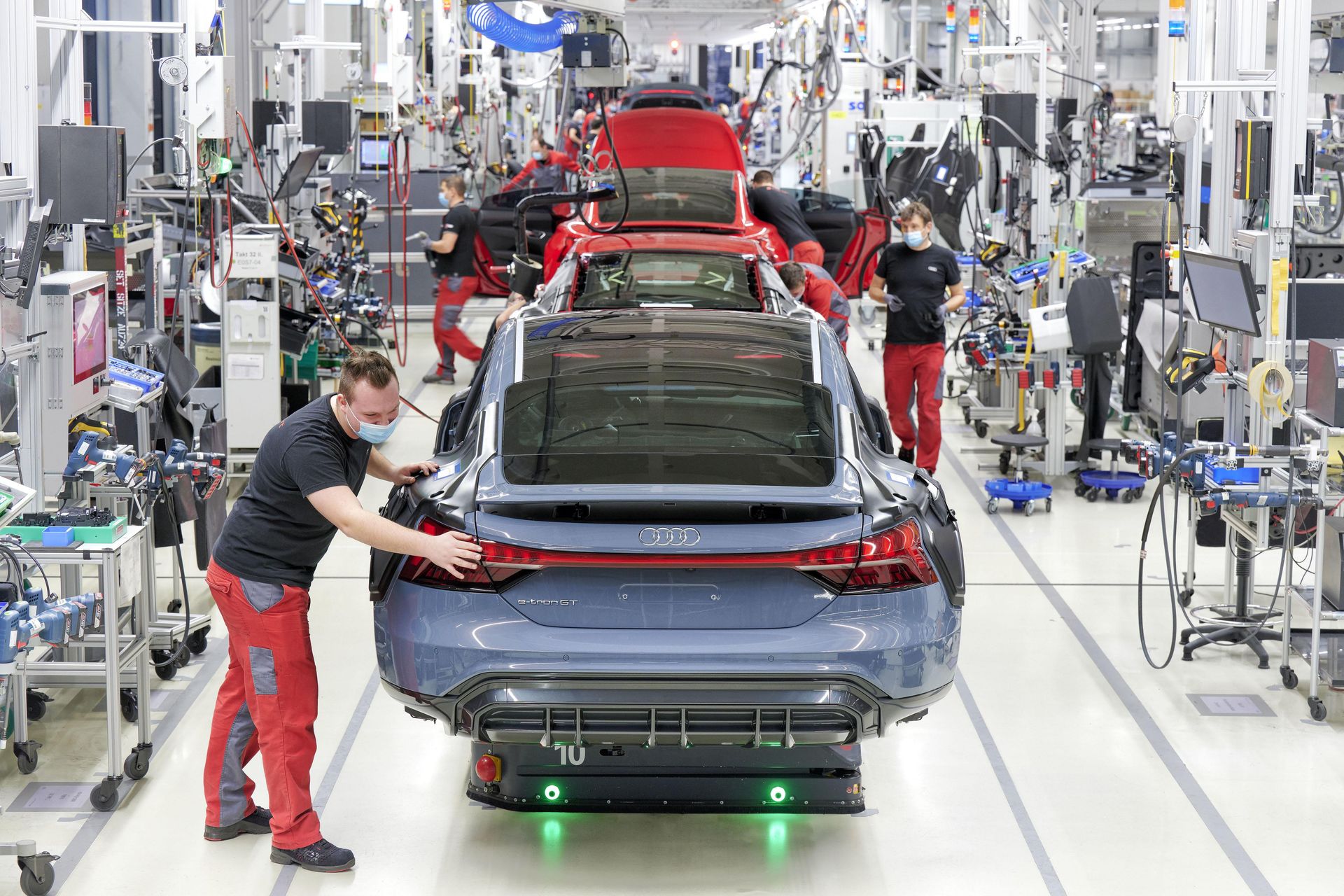 Audi Q6 e-tron production starts in 2023 as brand pivots to EVs | CarExpert