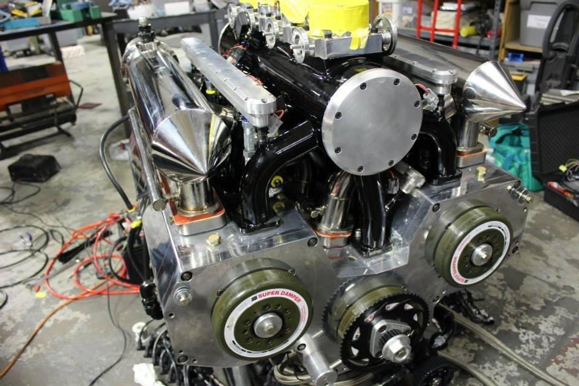 This man built a 12 rotor, 5000hp, 15.7L (960cu) engine and it runs ...