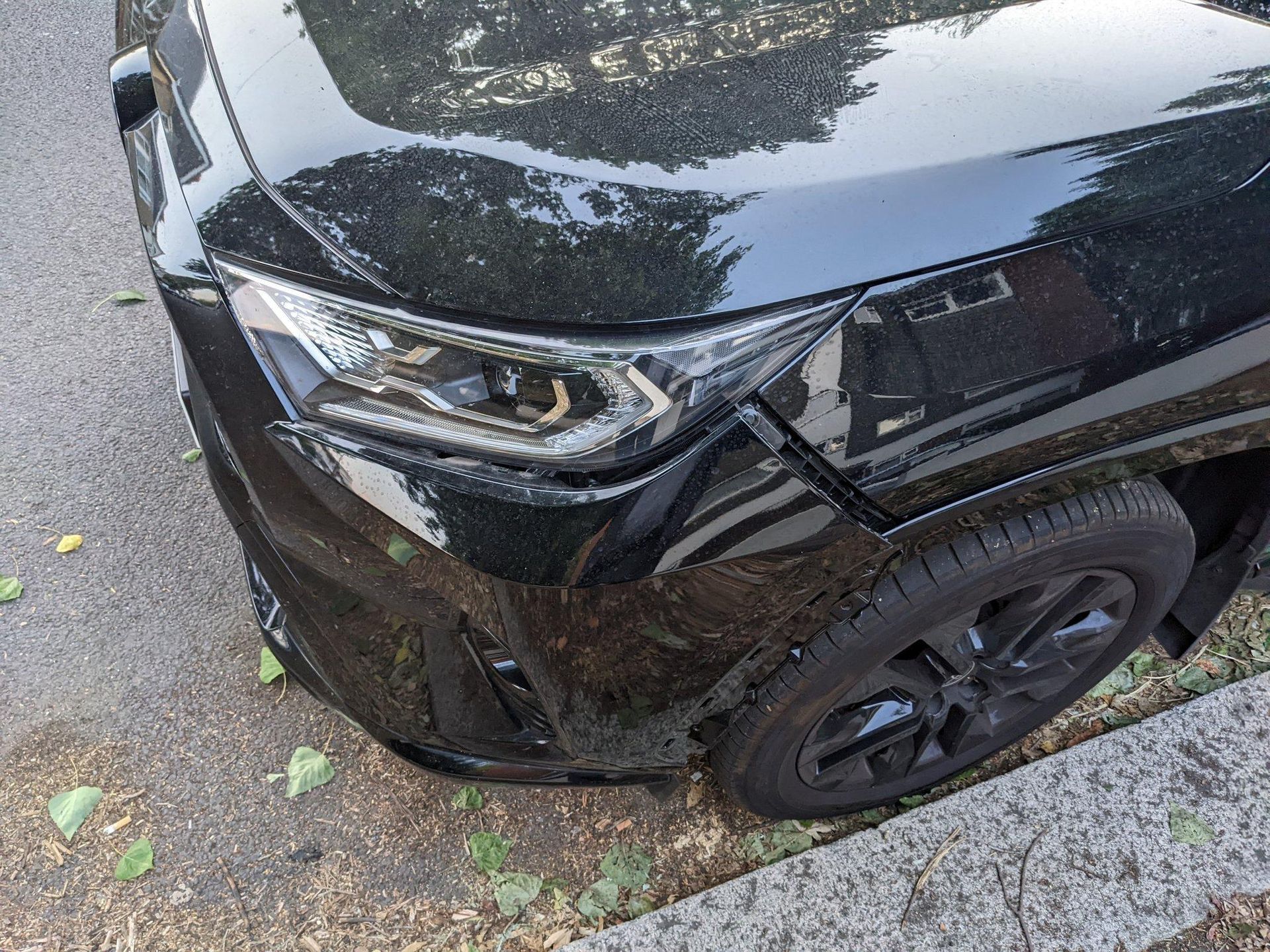 Toyota RAV4 stolen via... the headlights? | CarExpert