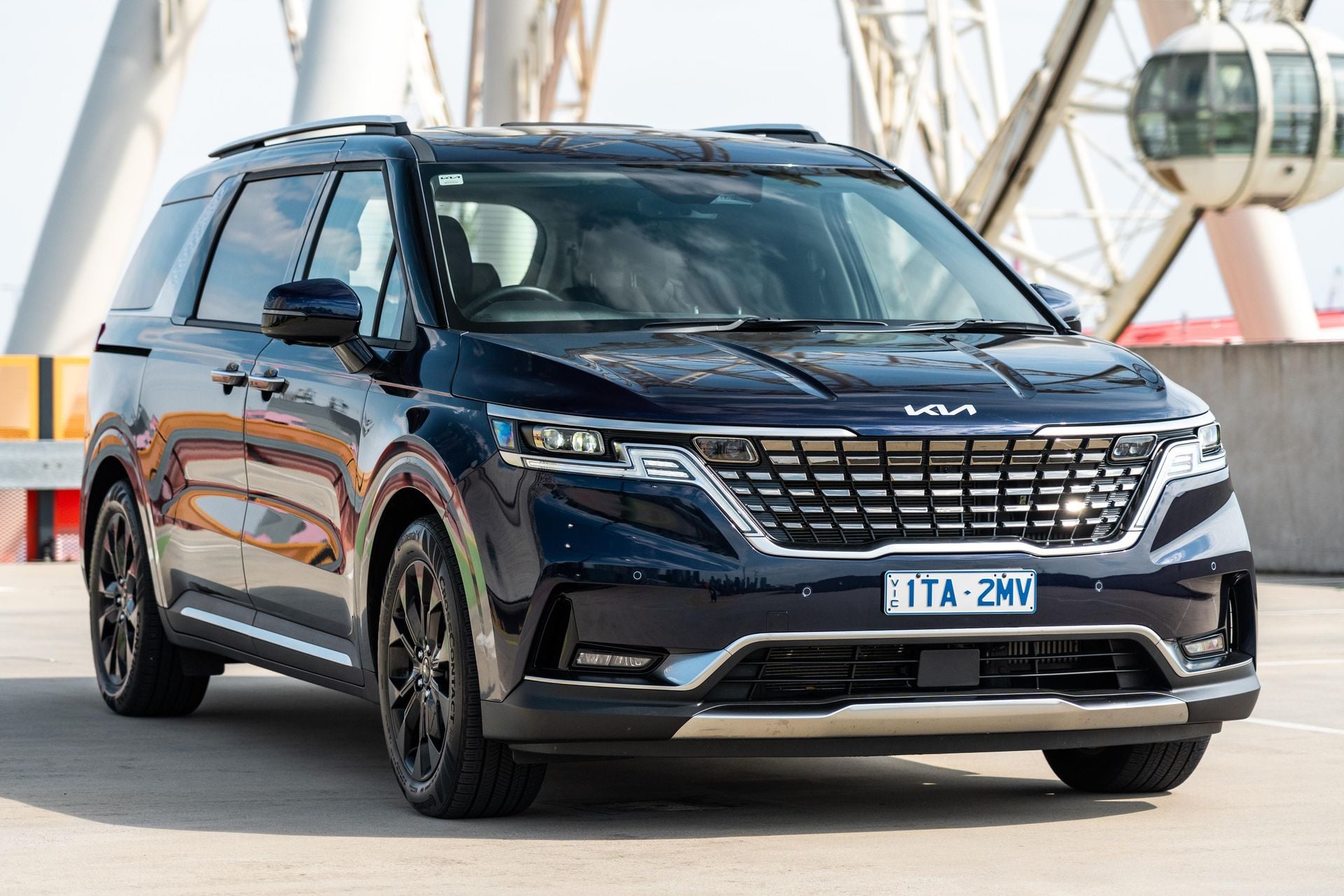 New-look Kia Carnival flaunts fresh face | CarExpert