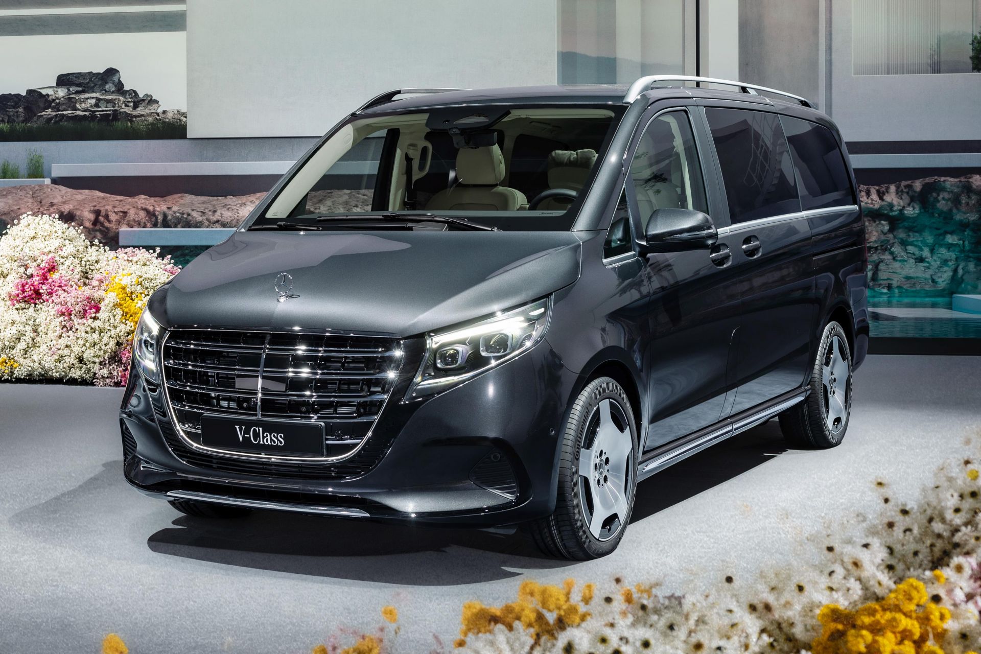 Mercedes-Benz shows off its updated mid-sized van range | CarExpert
