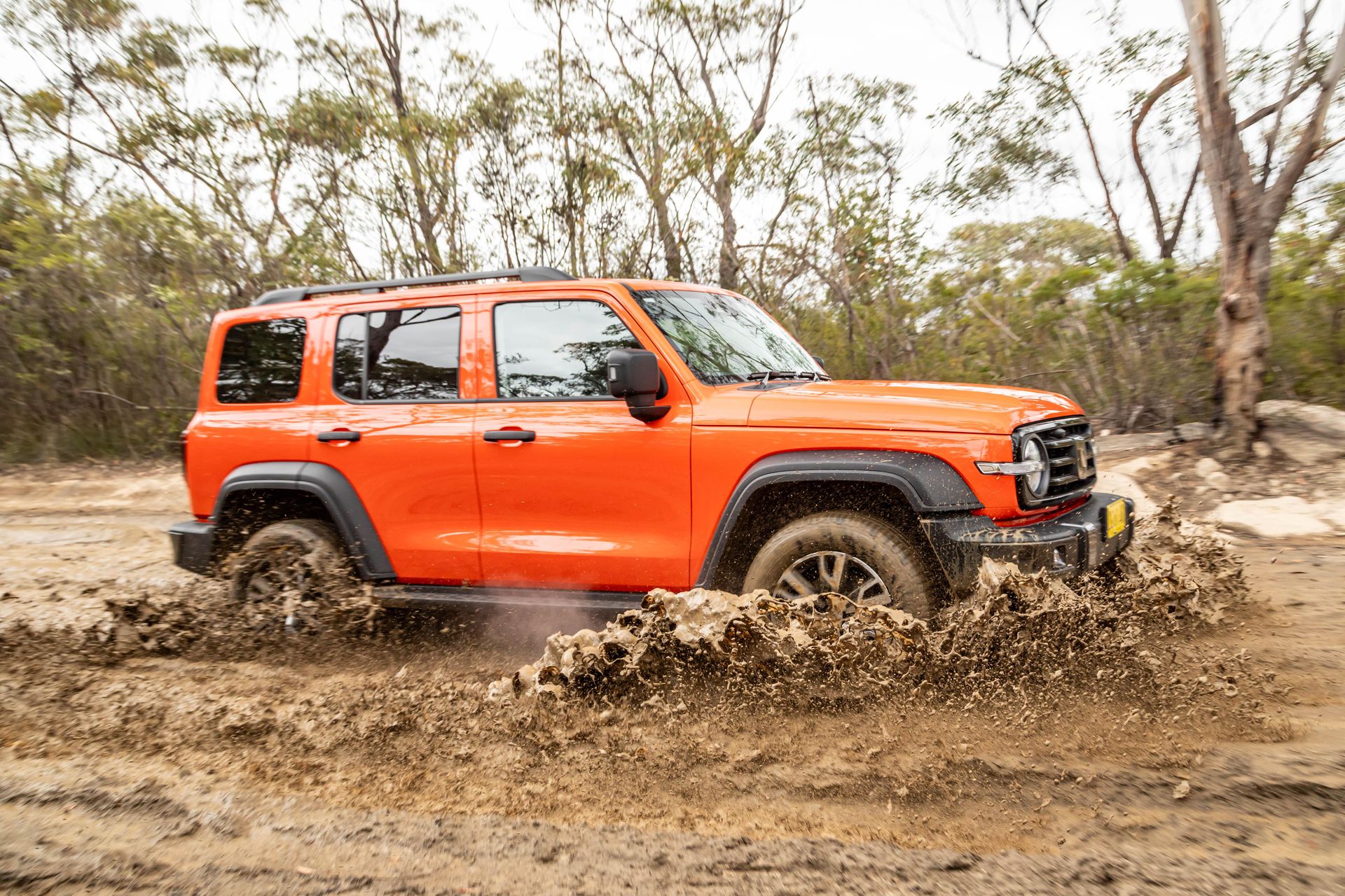 GWM Tank 700 revealed as wild-looking plug-in hybrid LandCruiser rival ...