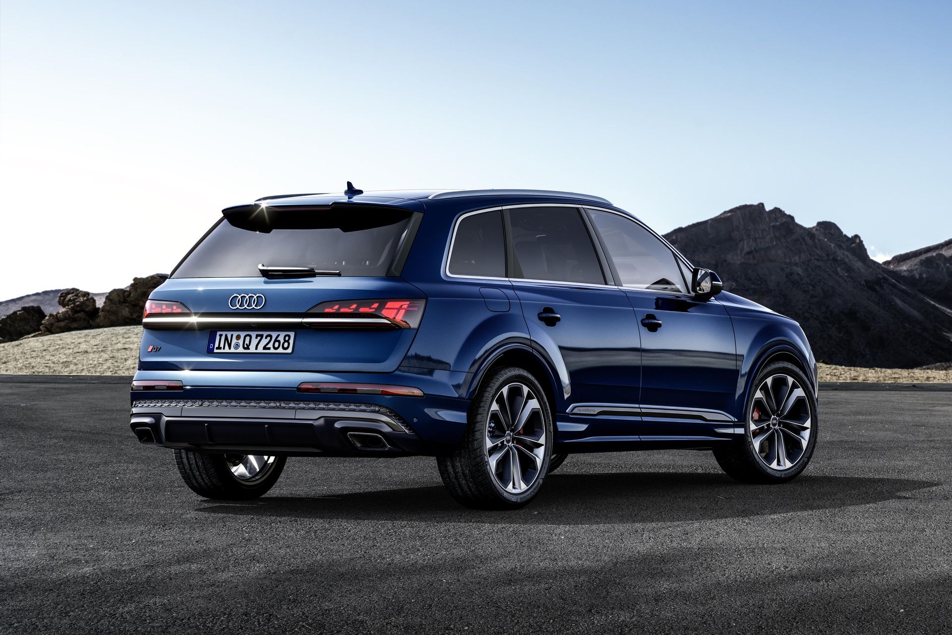 2026 Audi Q7: Next-gen three-row SUV spied | CarExpert
