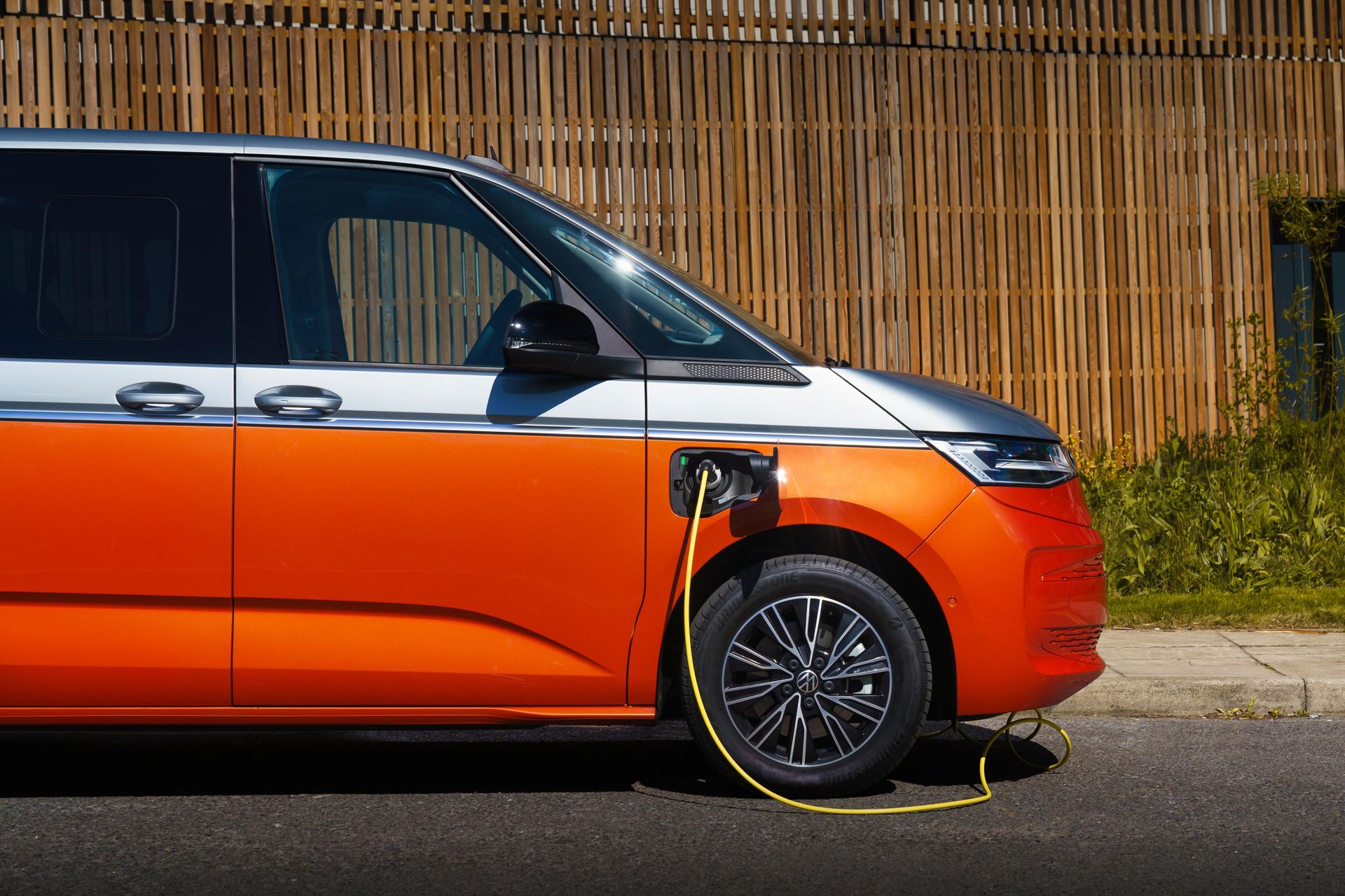 2025 Volkswagen Multivan: New-gen Carnival rival delayed for Australia ...