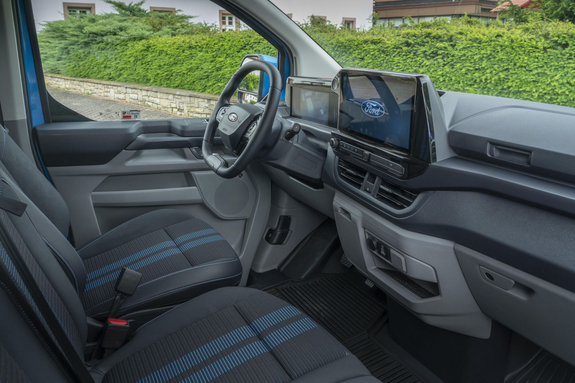 2025 Ford E-Transit Custom review | CarExpert