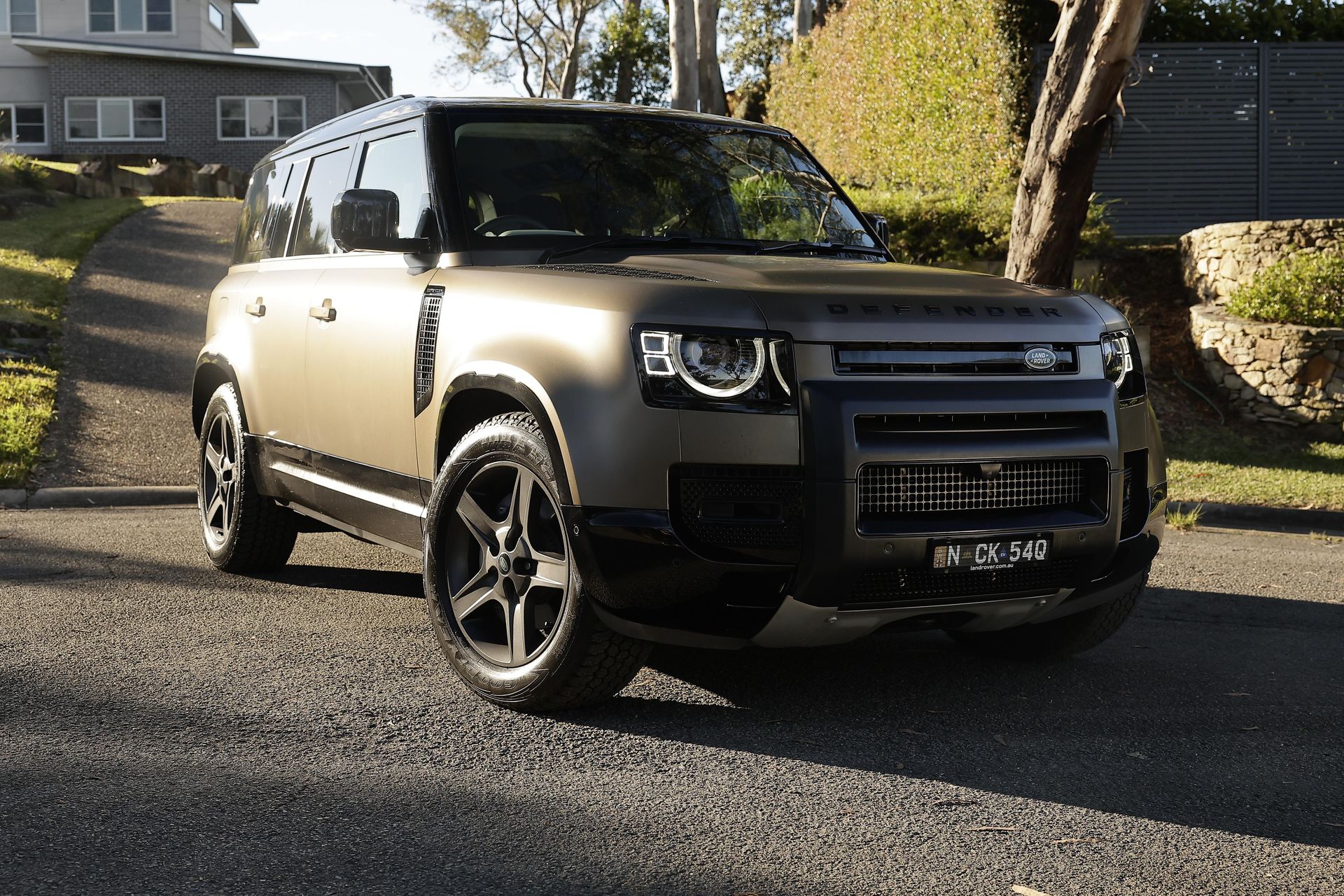 2024 Land Rover Defender 110 P400e X-Dynamic SE review | CarExpert