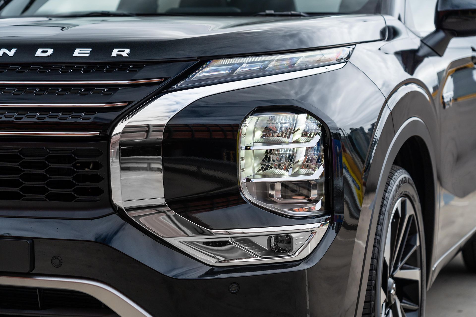 2024 Mitsubishi Outlander PHEV Exceed Tourer review | CarExpert