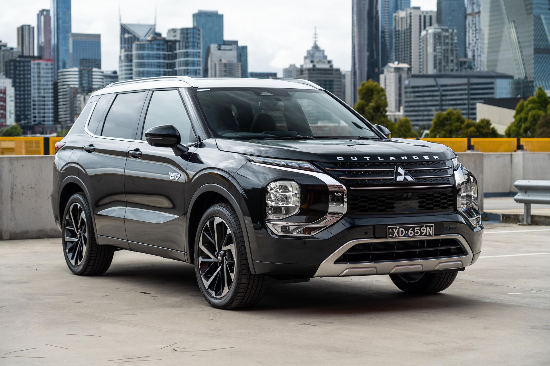 2024 Mitsubishi Outlander PHEV Exceed Tourer review | CarExpert