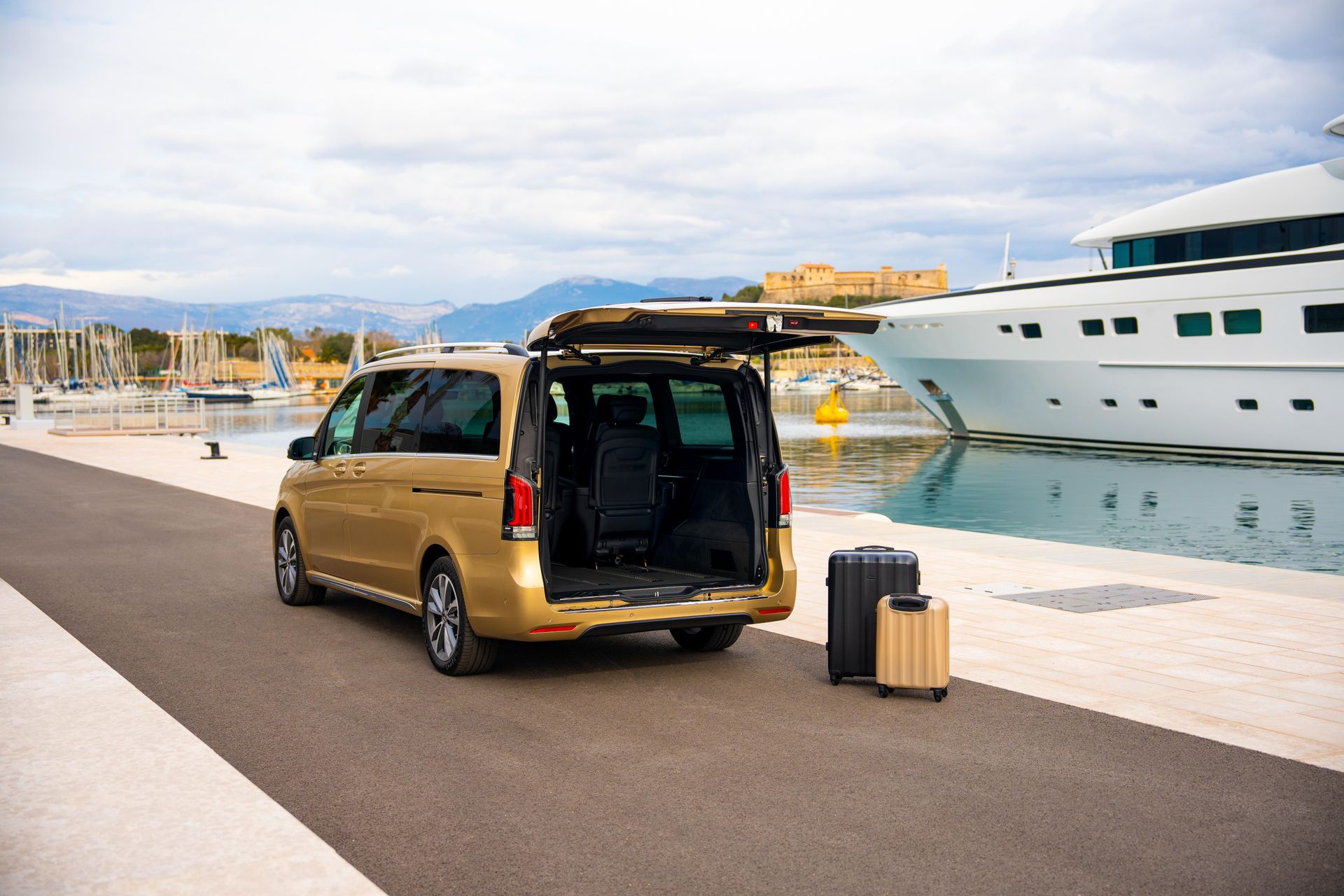 2025 Mercedes-Benz EQV price and specs | CarExpert