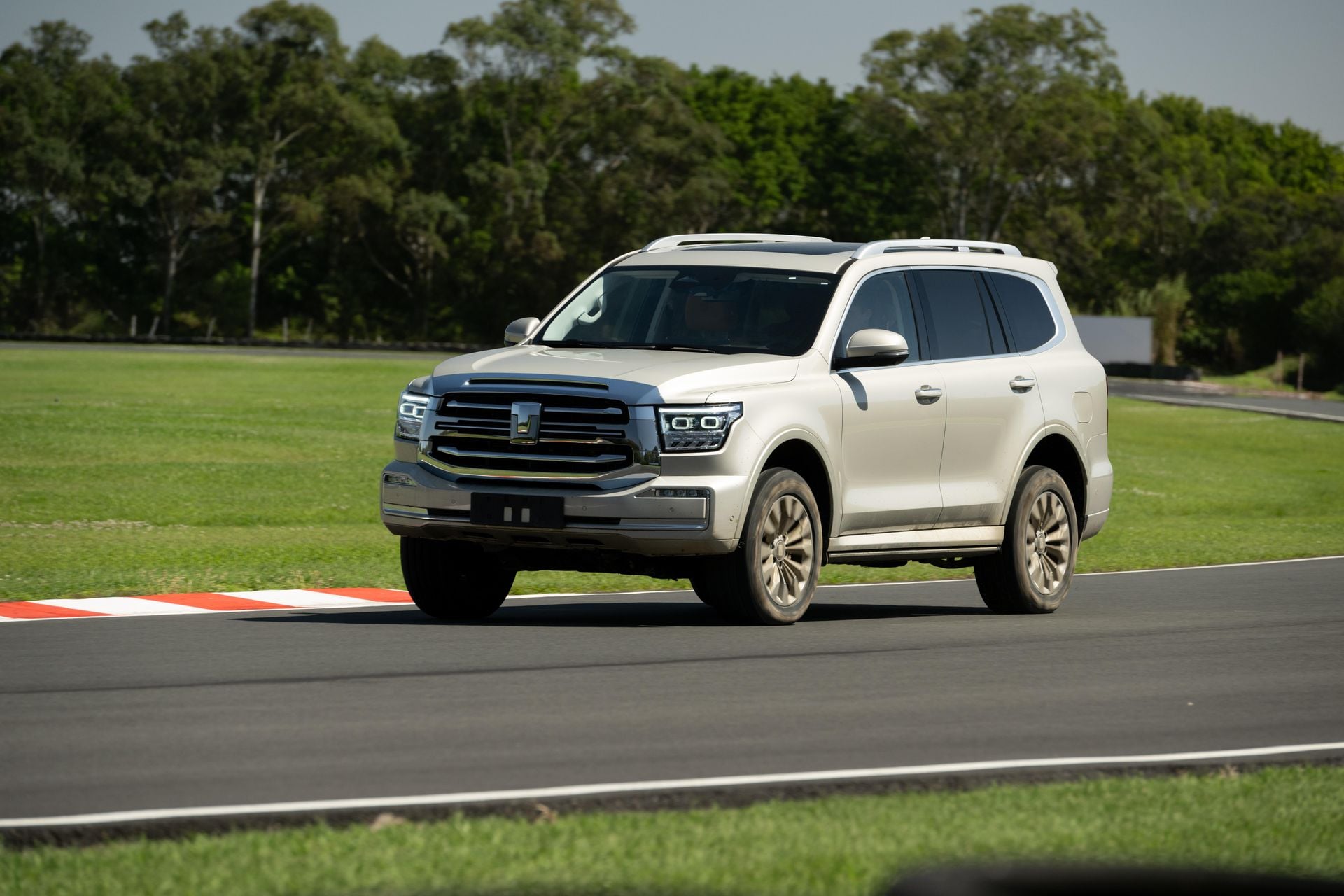 2025 GWM Tank 500 Hi4-T PHEV review | CarExpert