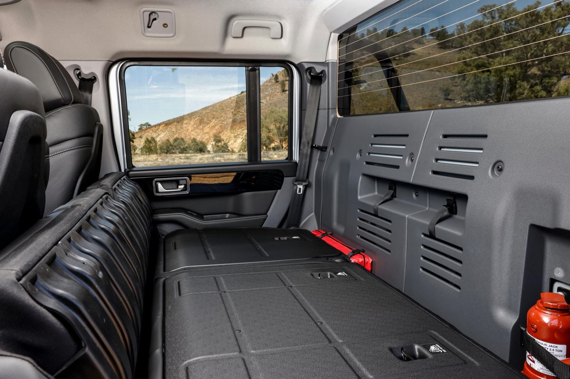 2025 Ineos Grenadier Quartermaster review | CarExpert