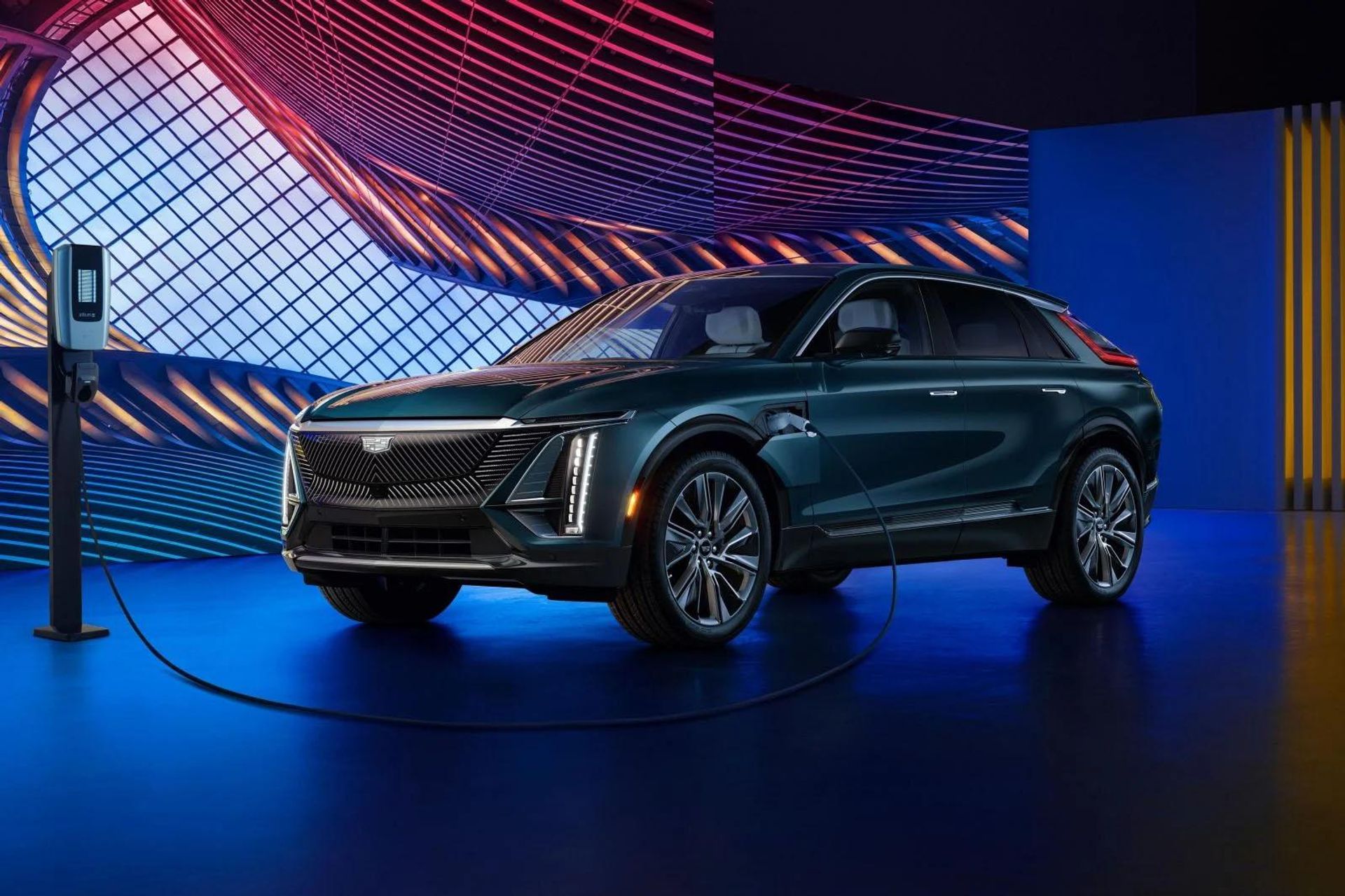 Cadillac adamant slowing EV sales won't change its local electric-only ...