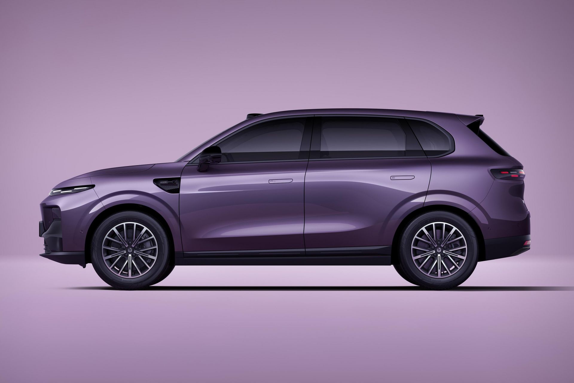 Volkswagen Golf-sized Leapmotor B05 EV hatch set for Munich reveal ...